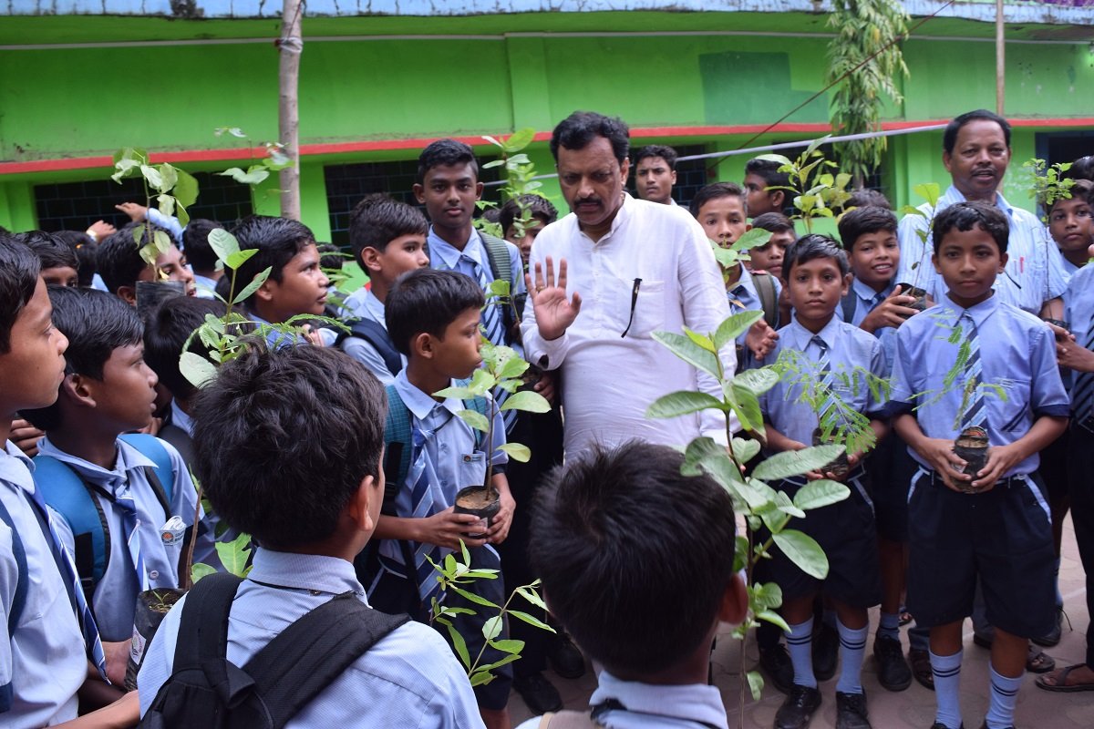 Sunil Ramdas Agrawal: The Tree Man of Raigarh - India CSR Sunil Ramdas Agrawal: The Tree Man of Raigarh - India CSR