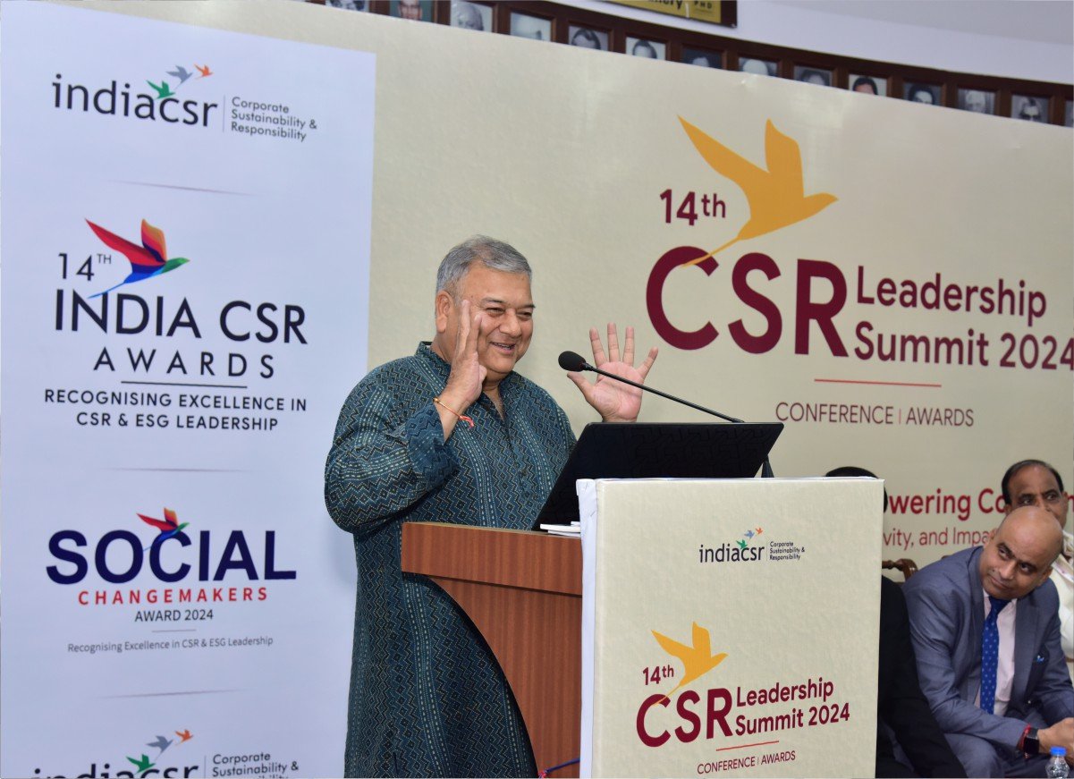 Peepal Baba Graces the 14th India CSR Leadership Summit as Chief Guest ...