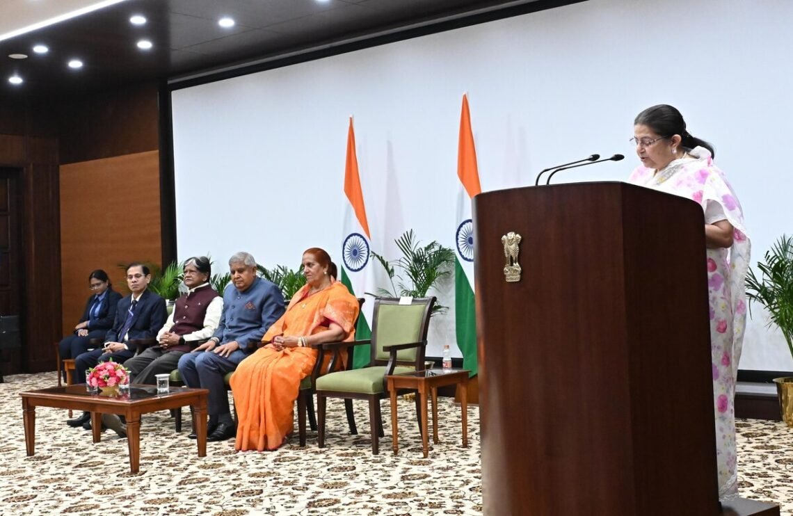VP Jagdeep Dhankar Presents 25th Lal Bahadur Shastri Award To Rajashree Birla