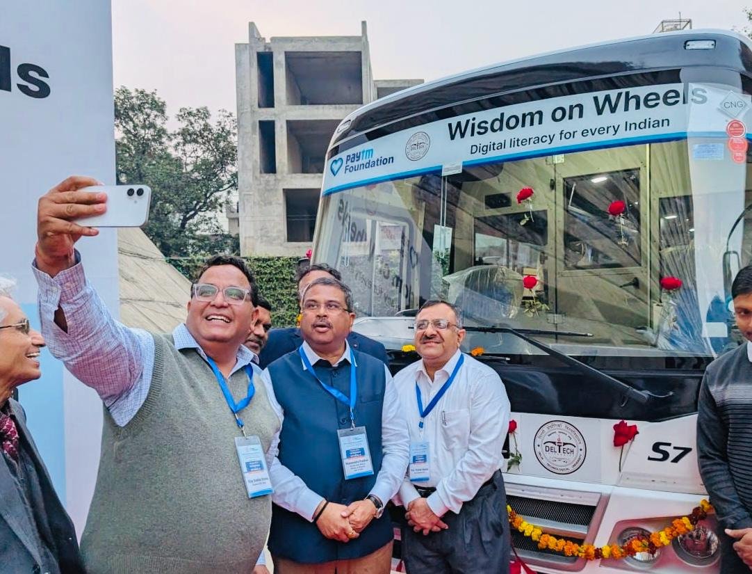 CSR: Paytm Foundation And DTU Launch ‘Wisdom On Wheels’ For Computer Skills Training I India CSR