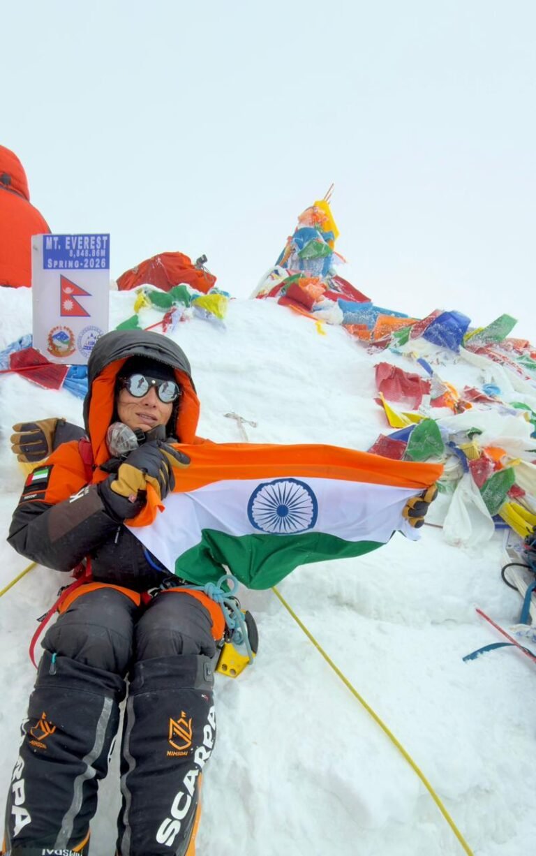 Dubai-Based Indian Banker Shradha Gupta Conquers Mount Everest, The ...